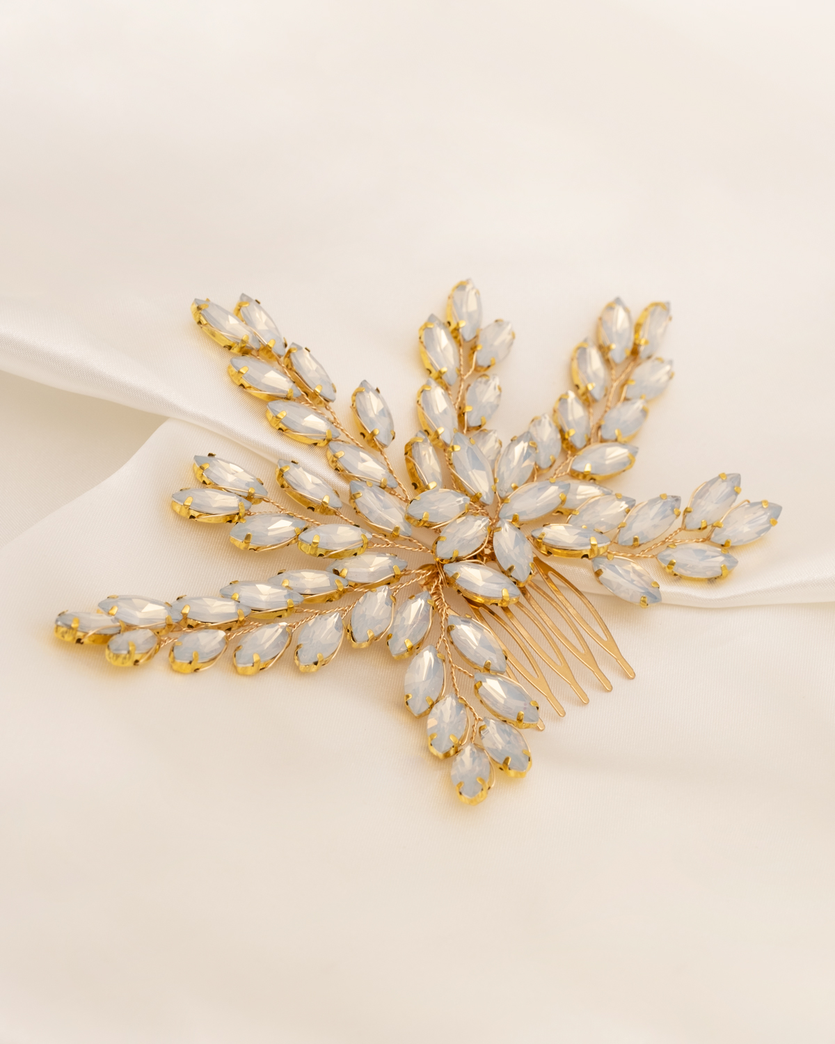 Opal haarkam statement bridal goudkleurig | Shop op DRKS.nl