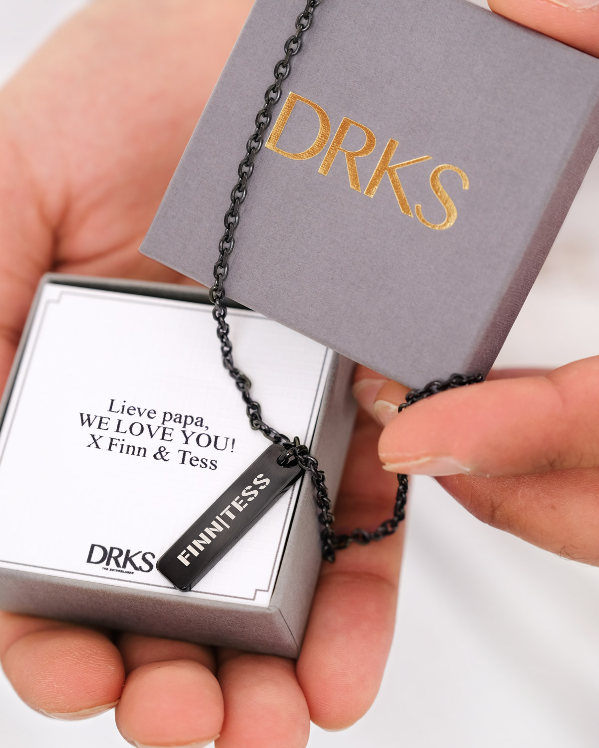Heren Ketting met Tekst Zwart | Mannen Sieraden Kopen Heren Ketting met Tekst Zwart | Mannen Sieraden Kopen