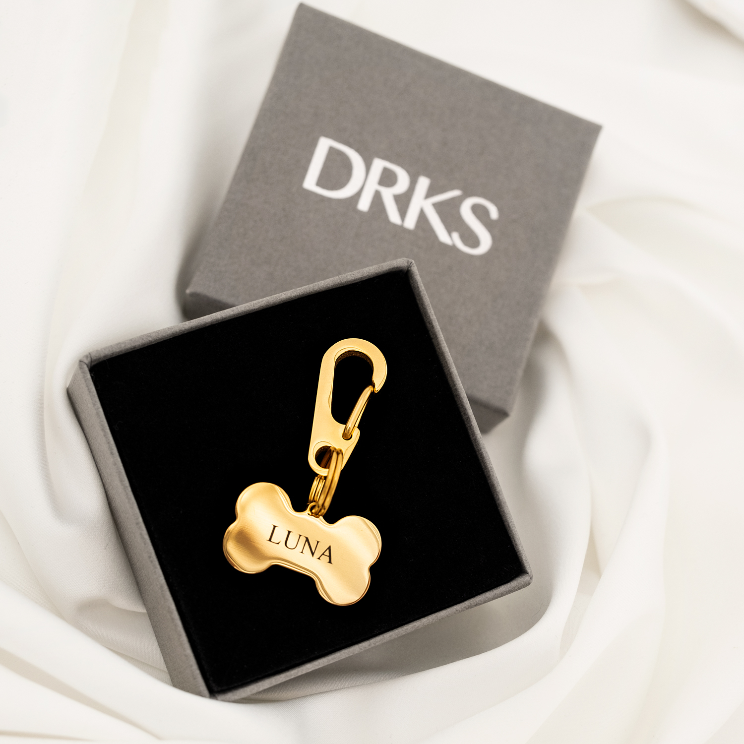Hondenpenning mini bot graveren kleur goud | Shop DRKS.nl