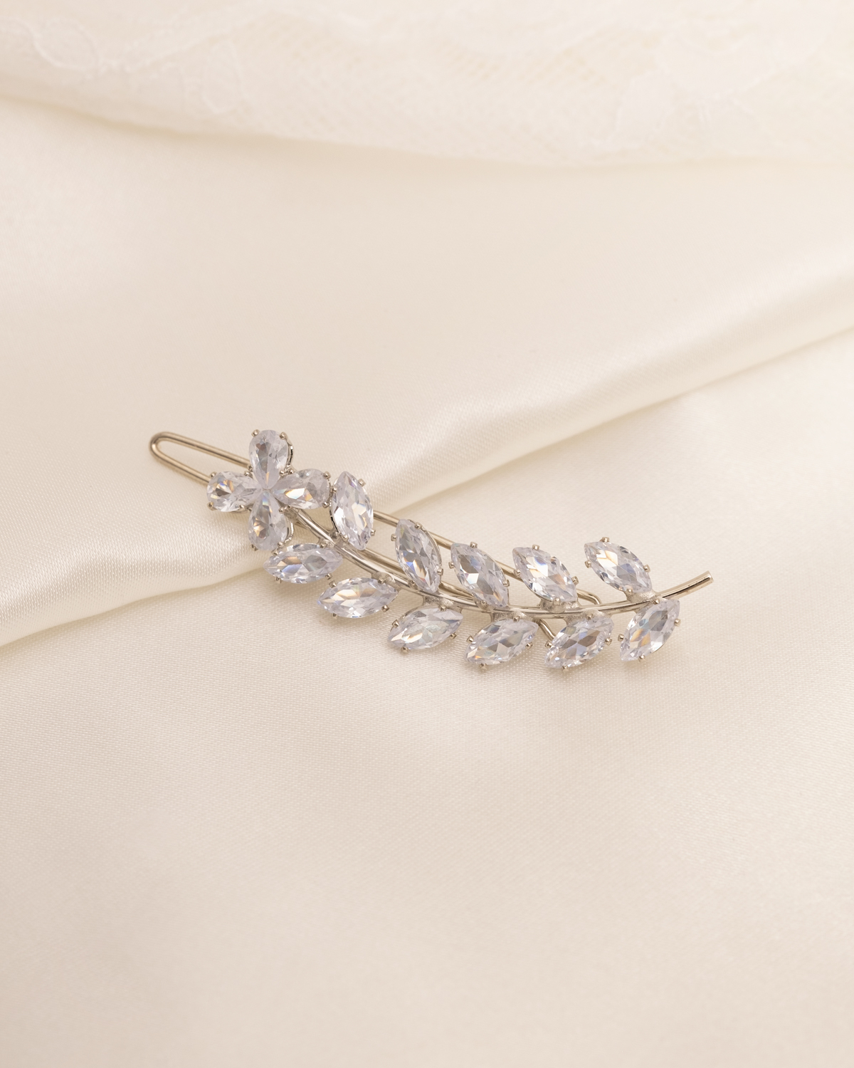 Subtiele haarspeld met steentjes | Haarsieraad kopen | DRKS.nl